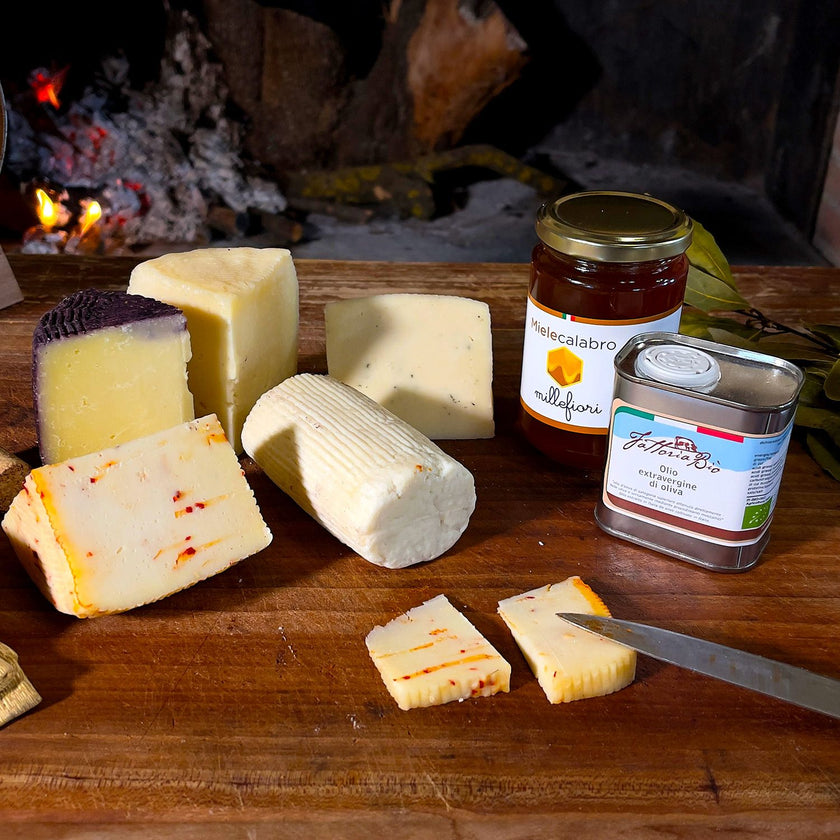Calabrian cheese tasting box – Fattoria Biò